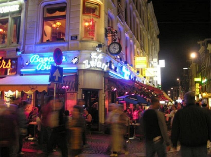 Amsterdam: Red Light District and Local Pub Tour - What to Expect: The Experience in Detail