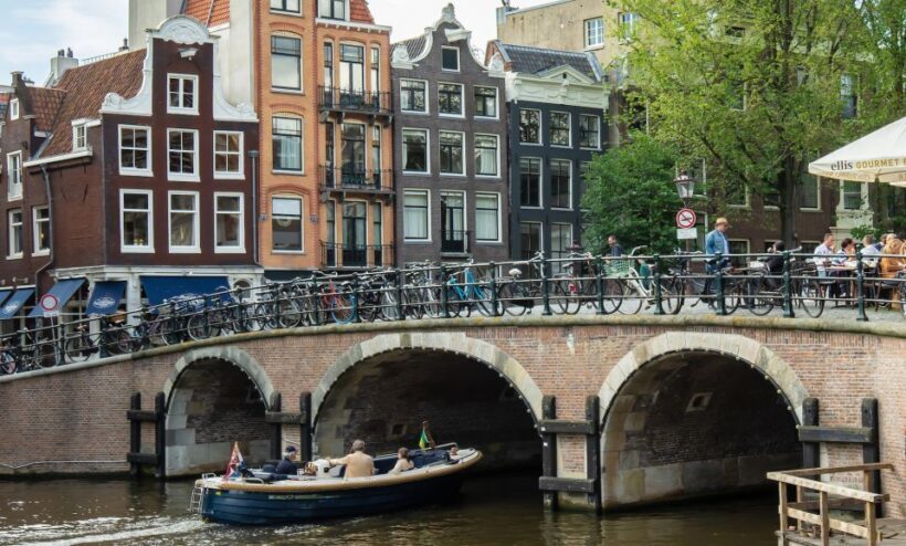 Amsterdam: Red Light District & City Tour German or English - What Travelers Say: Honest Perspectives