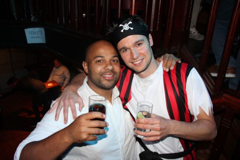 Amsterdam: Red-Light District Pub Crawl and Booze Boat Tour - A Full Breakdown of What to Expect