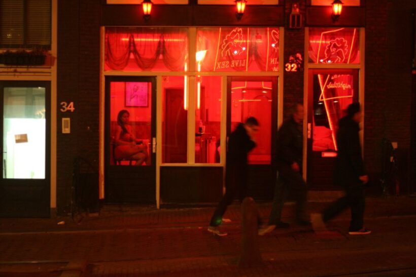 Amsterdam: Red Light District walking tour - Analyzing the Value