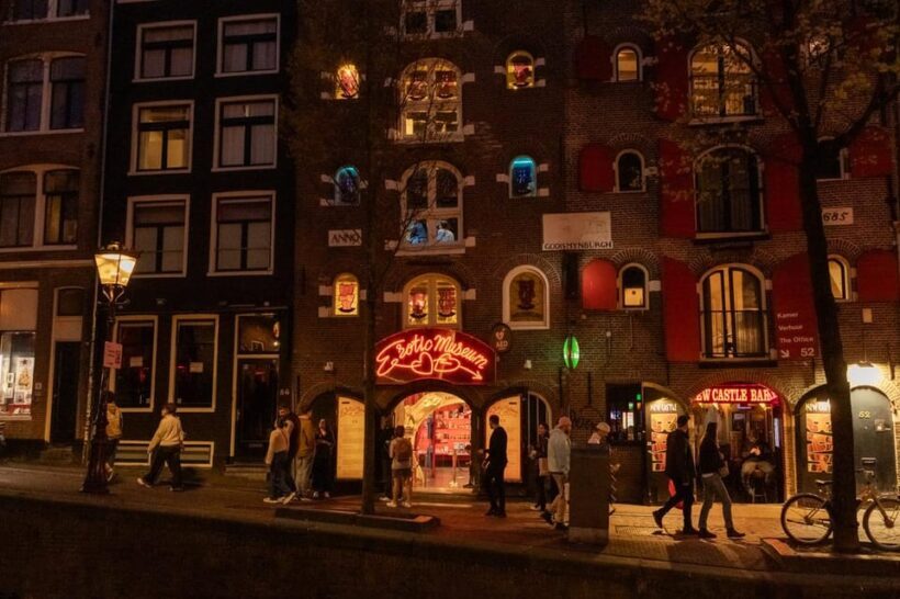 Amsterdam: Red Light Tour Exclusive + Peep Show - Considerations and Tips
