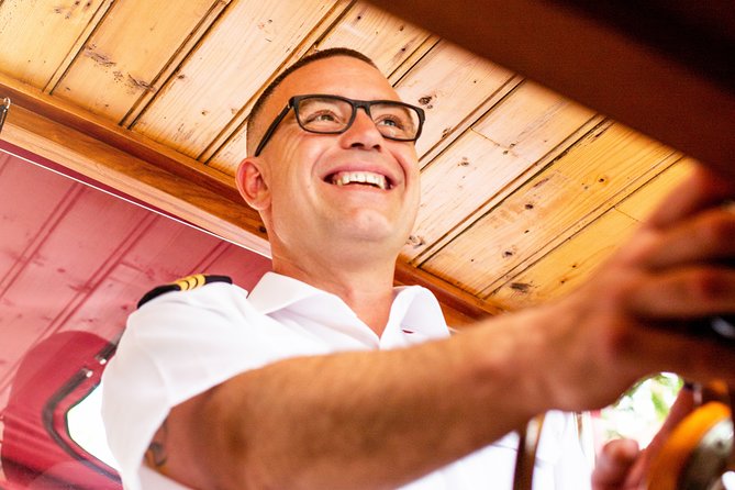 Amsterdam Small-Group Canal Cruise With Dutch Snacks and Drink - FAQ