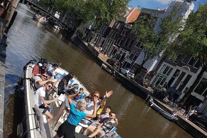 Amsterdam: The Bulldog Boat Smoke Cruise - Meeting and Pickup Details