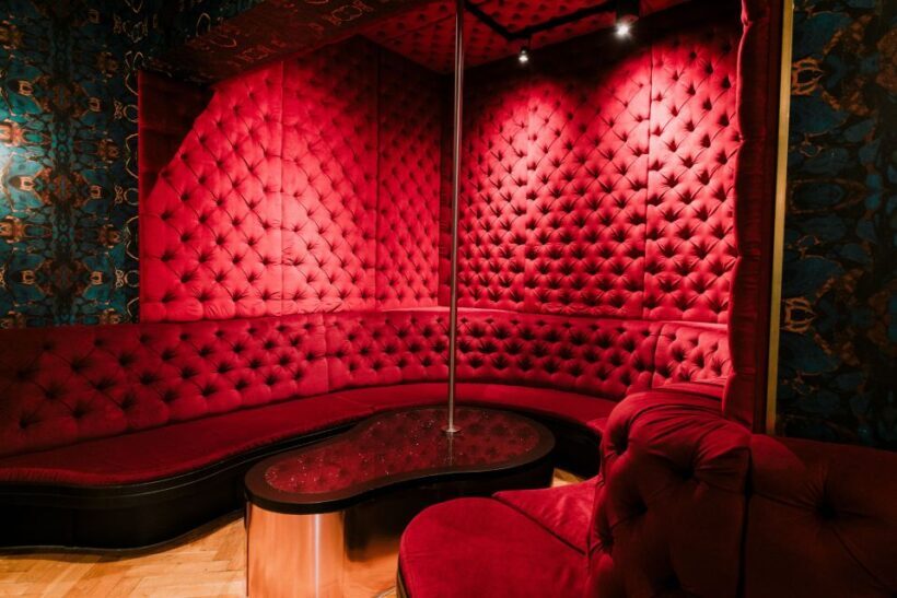 Amsterdam: Tour De BonTon Club Tour and 20+ Nightclubs Entry - A Balanced Look: Pros and Cons