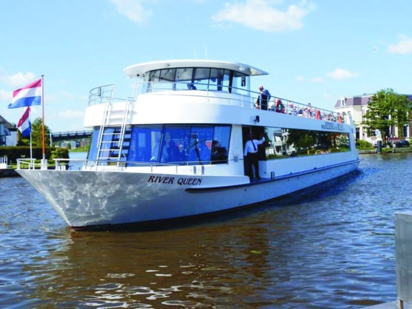 Amsterdam: Tour to Keukenhof Gardens with Windmill Cruise - Journey Through the Flower Region