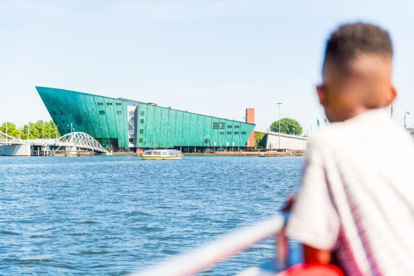 Amsterdam: Traditional Canal Cruise with Bar on Board - The Experience: What It’s Like to Cruise with KINboat