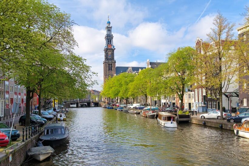 Amsterdam Walking Tour and Canal Cruise - Walking Through the Neighborhoods and Key Landmarks