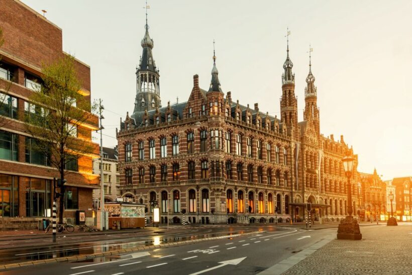 Amsterdam Walking Tour and Canal Cruise - The Sum Up