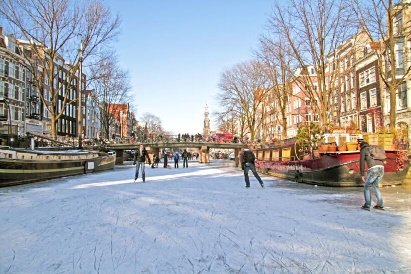Amsterdam Winter Walking Tour - Scenic Canal Belt and Winter Decorations