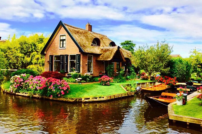 Amsterdam: Zaanse Schans - Volendam - Giethoorn With Boat Tour - Physical Requirements