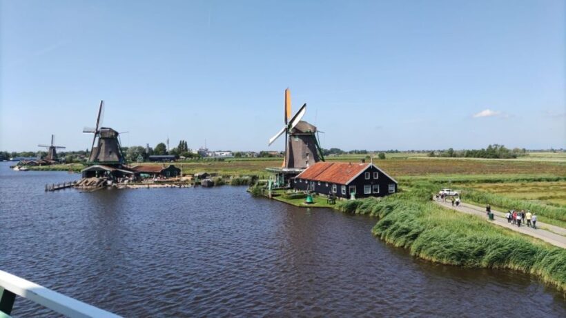 Amsterdam: Zaanse Schans Windmills Bike Tour with Guide - A Deep Dive into the Tour Experience