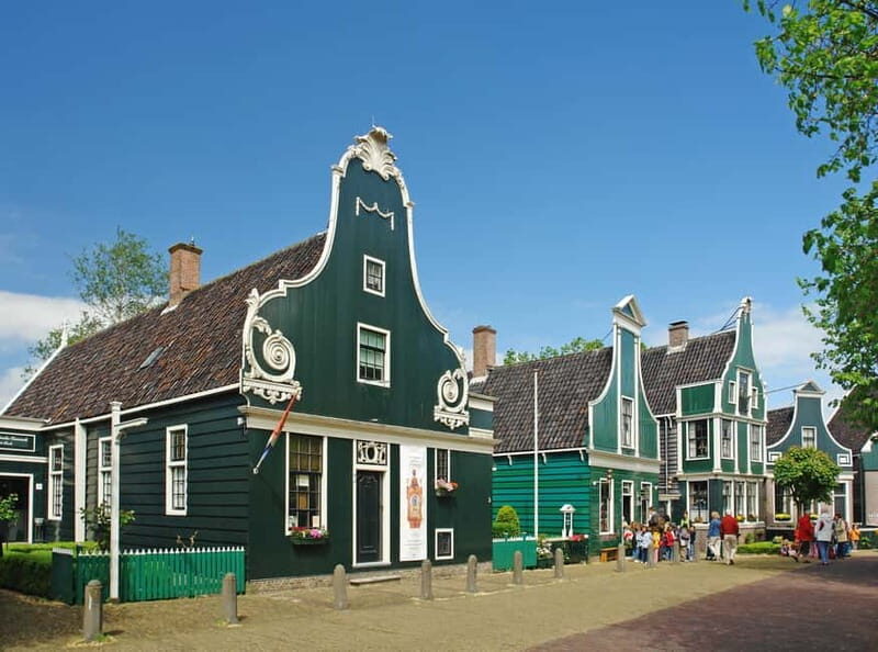 Amsterdam: Zaanse Schans windmills & Volendam Guided Tour - An In-Depth Look at the Tour Experience