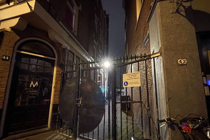 Amsterdam's Ghostly Experiences Group Tour - Exploring Amsterdams Dark History