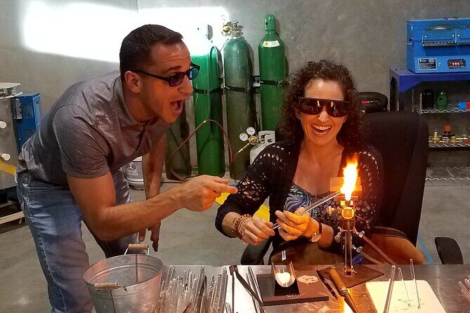 An adventure in Glassblowing by Torch - The Instructor and Learning Atmosphere