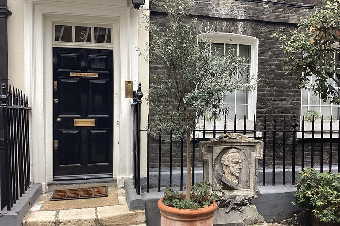 An Audio Guide of Oscar Wilde's Former London Haunts - What You Can Expect