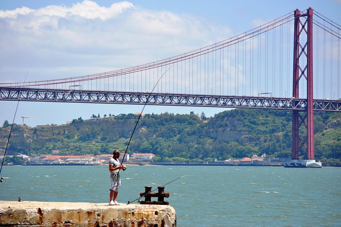 An Introduction to Lisbon - Walking Tour - The Grand Praça do Comércio