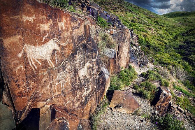 Ancient petroglyphs of Tanbaly - UNESCO World Heritage - Exploring the Petroglyphs of Tanbaly: An Authentic Journey into Kazakhstan’s Past