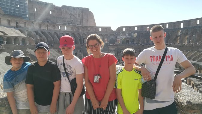 Ancient Roman Adventure: Colosseum, Roman Forum & Palatine Hill with Alessandra - Key Points