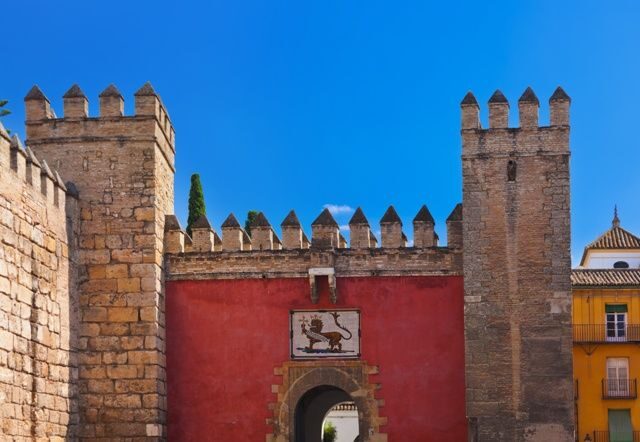 Andalusia and Valencia 6-Day Tour from Barcelona - Starting the Journey: From Barcelona to Madrid via Zaragoza and Lerida