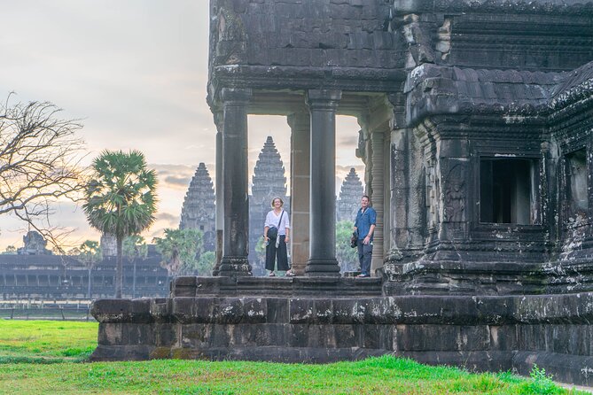 Angkor Adventure Vespa Tour - Inclusive local snacks & Lunch - What Makes This Tour Special?