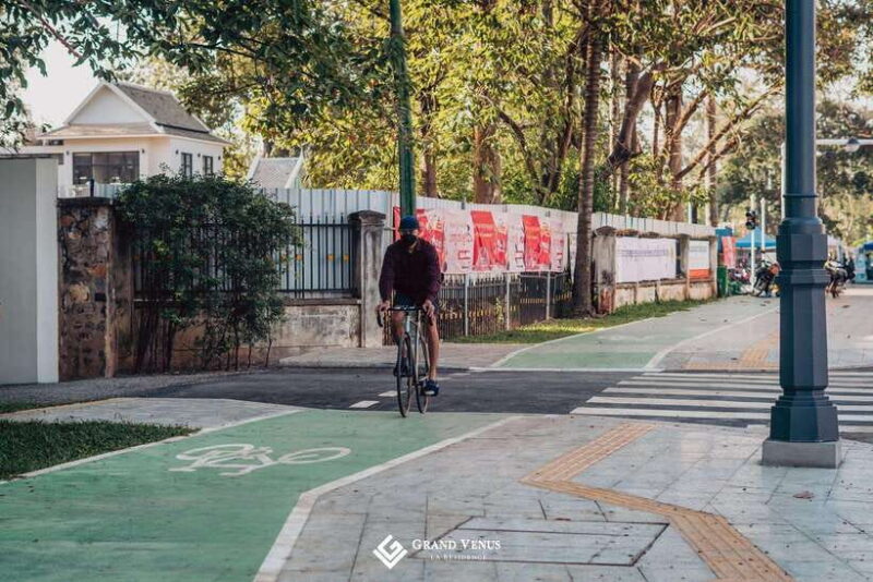 Angkor Bike tour & Gondola Sunset Boat - Key Points