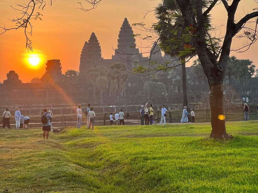 Angkor Wat 2-Day complex Sun rise & Sun set with Guided Tour - The Sum Up