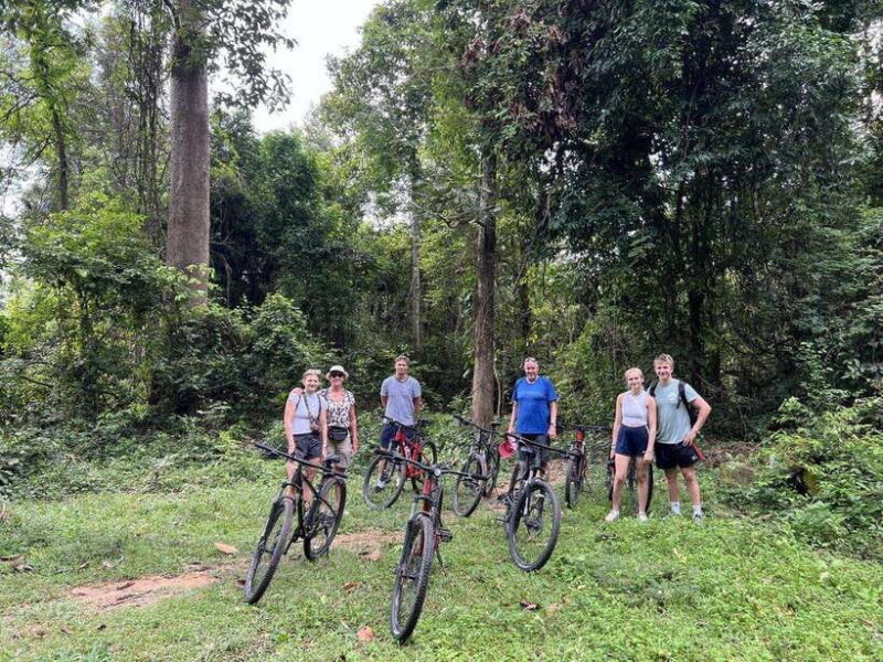 Angkor Wat Bike Tour with Lunch Included - Visiting the Main Temples