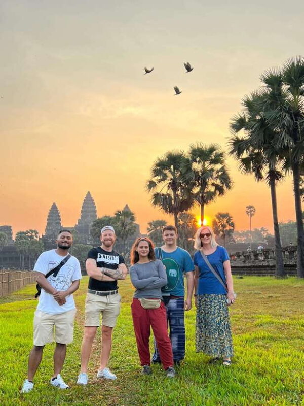 Angkor Wat: Highlights and Sunrise with Spanish Guide - Authentic Experiences and Highlights