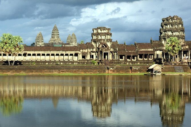 Angkor Wat plus Helicopter ride with Khmer Lunch - Key Points