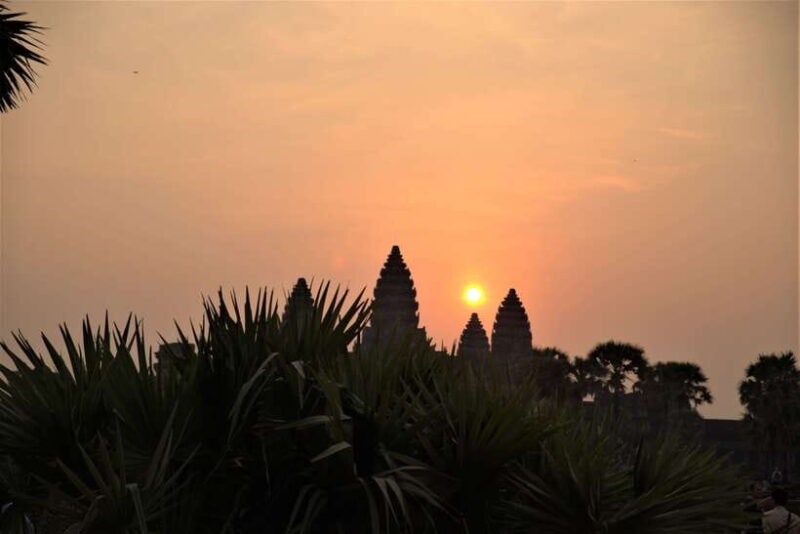 Angkor Wat: Private Sunrise Tour with Champagne Breakfast - Why This Tour Offers Good Value