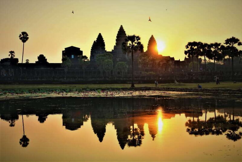 Angkor Wat: Private Sunrise Tour with Champagne Breakfast - Who Should Consider This Tour?