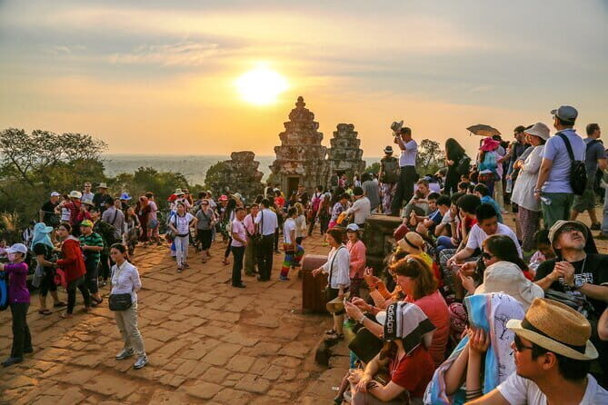 Angkor Wat Private Tour with Sunset Watching - Who Should Consider This Tour?