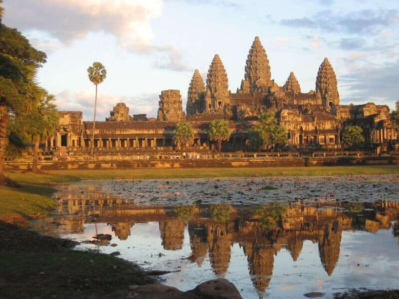 Angkor Wat: Small-Group Tour with Balloon Ride and Lunch - What’s Included and What’s Not