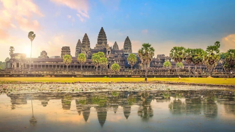 Angkor Wat Small Tour With Private Tuk Tuk - Key Points