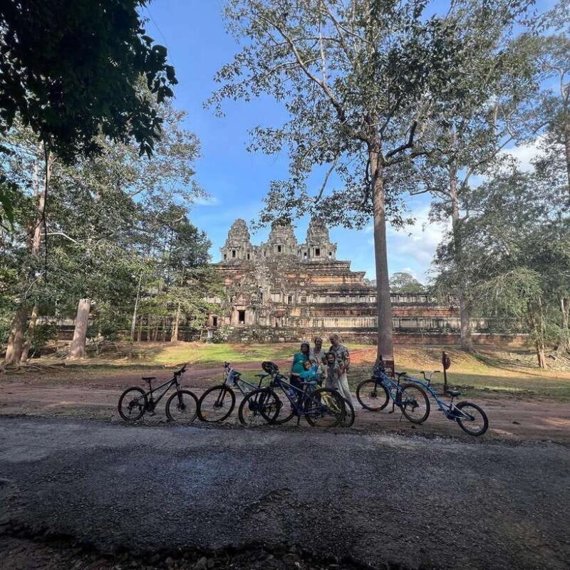 Angkor Wat Sunrise Bike Tour With Lunch Included - Key Points