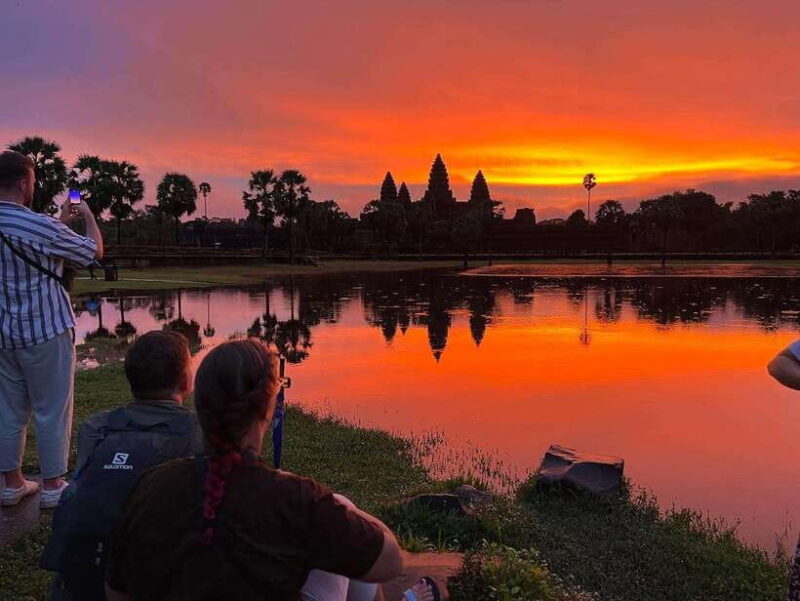 Angkor Wat Sunrise Bike Tour With Lunch Included - What’s Included and Whats Not