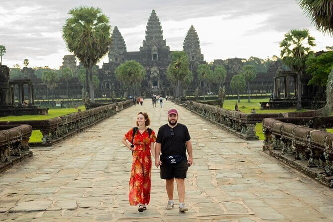 Angkor Wat Sunrise Small Circle with Small Group and Guide Tour - Exploring Ta Prohm, the Jungle Temple