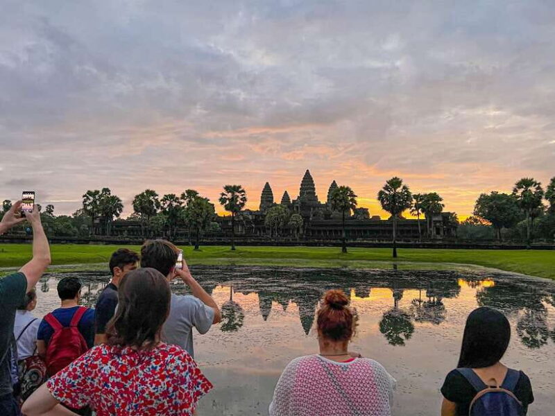 Angkor Wat Sunrise Small-Group Tour & Tonle Sap Boat Sunset - An In-Depth Look at the Angkor Wat Sunrise & Tonle Sap Sunset Tour
