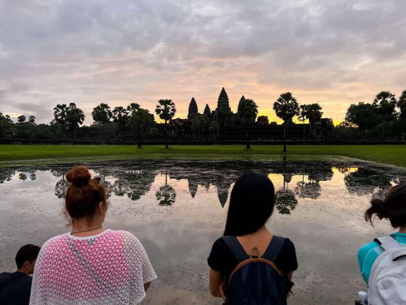 Angkor Wat Sunrise Small-Group Tour & Tonle Sap Boat Sunset - Evening Market & Final Impressions