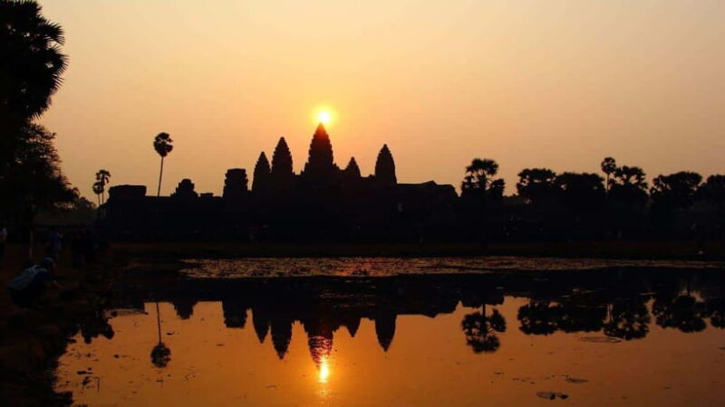 Angkor Wat: Sunrise: Ta Prohm and Bayon Temple Tour - Exploring Angkor Wat’s Interior and Upper Terraces