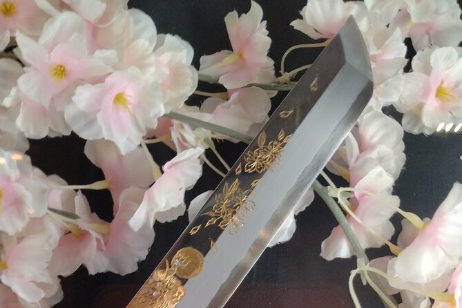 Anime Shopping Tour in Osaka: Figures, Manga, Maid Cafe, Knife - Shopping for Specialty Items