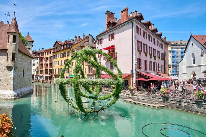 Annecy: 2-hour Best Intro Walking Tour with a Local - A Detailed Look at the Itinerary