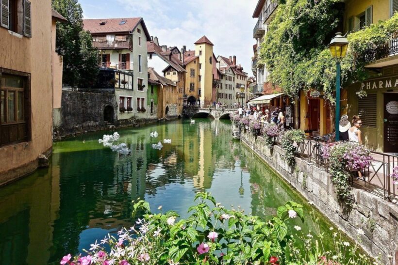 Annecy: Private Guided Tour - Discover "Venice of the Alps" - The Itinerary in Detail