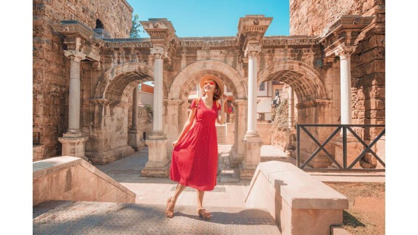 Antalya: Aquarium and Old Town Guided Tour - Key Points