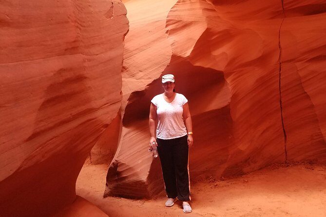 Antelope Canyon, Horseshoe Bend and Lake Powell Tour from Las Vegas - Glen Canyon Dam Overlook: Engineering Marvels and Views