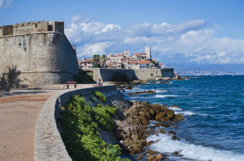 Antibes: Express Walk with a Local in 60 minutes - Price and Value Analysis