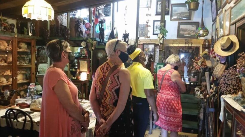 Antiguan experience home tour with local guide with lunch - Key Points