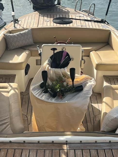 Antony Quinn bay Champagne Sunset with Skipper 2 hour's trip - Key Points
