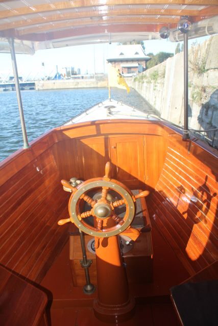Antwerp: Private Old Harbour Boat Tour Incl. Drinks & Snacks - Key Points