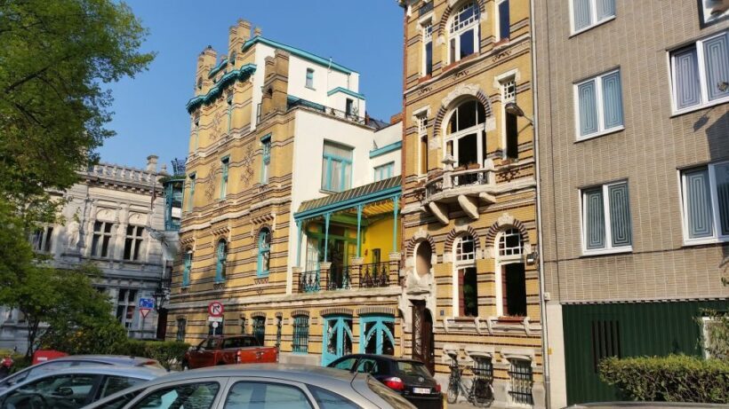 Antwerp: Walking Tour from Steen to Central Station - Key Points